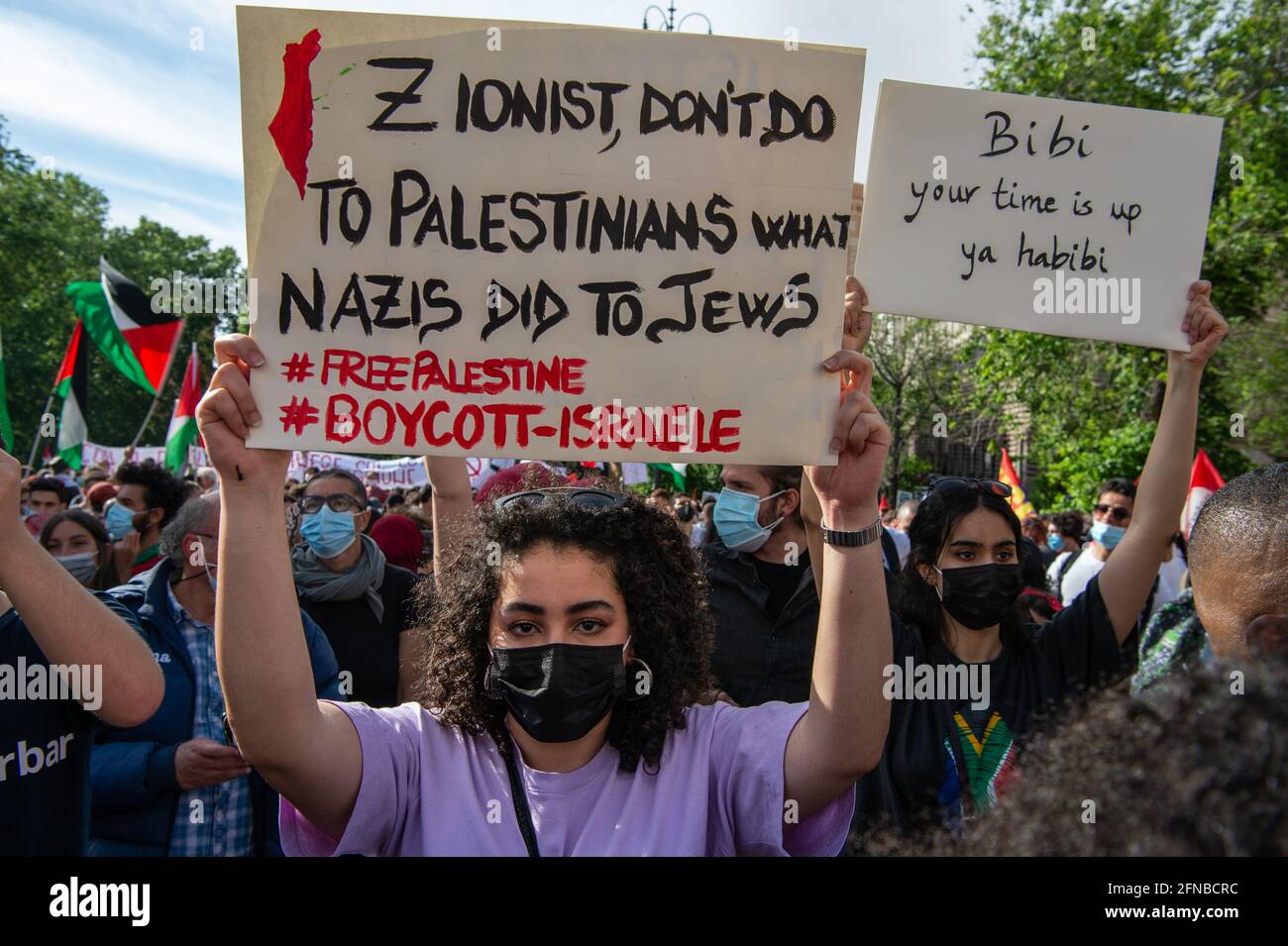 Demonstration of support for the Palestinian people during the Israeli ...