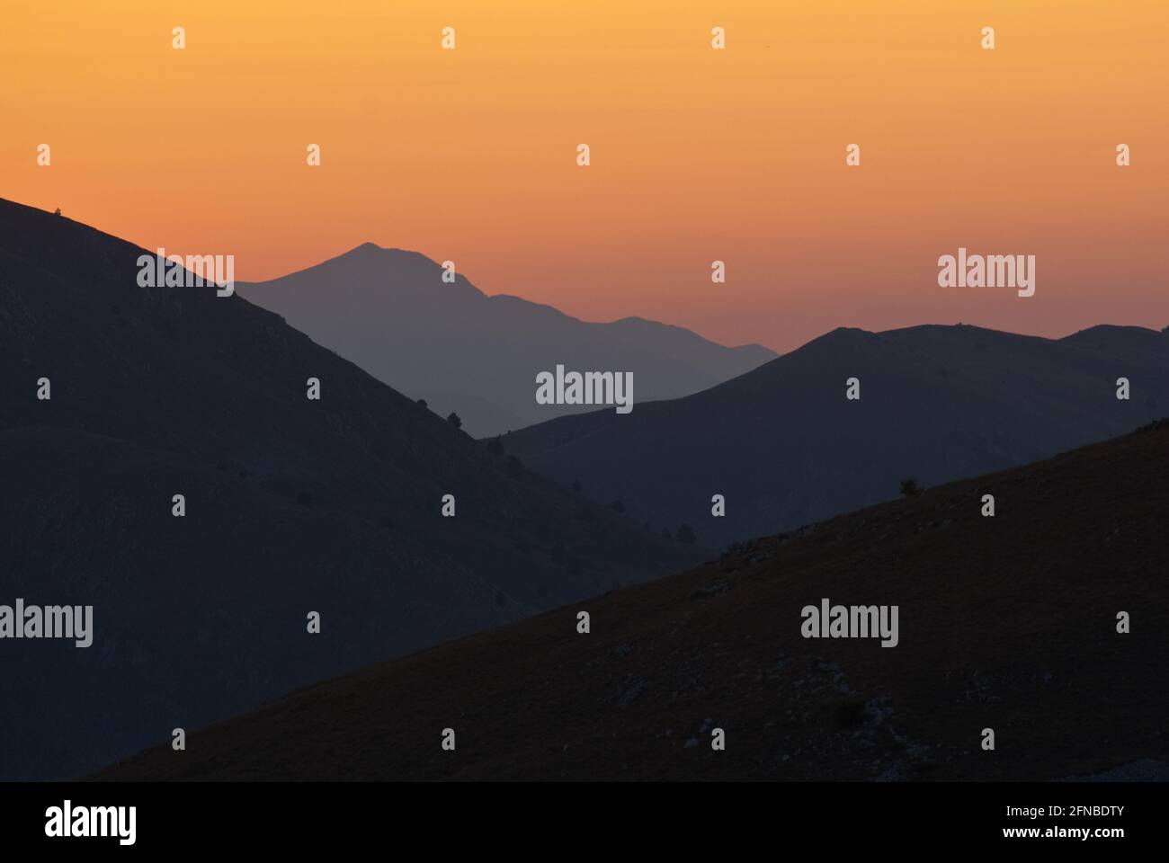 Mountains landscape by Plain of Campo Imperatore, L'Aquila, Abruzzo ...