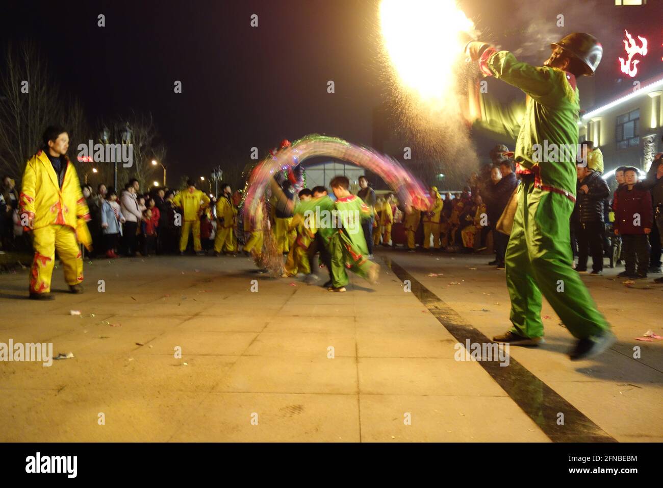 Fireworks dragon dance hi-res stock photography and images - Alamy