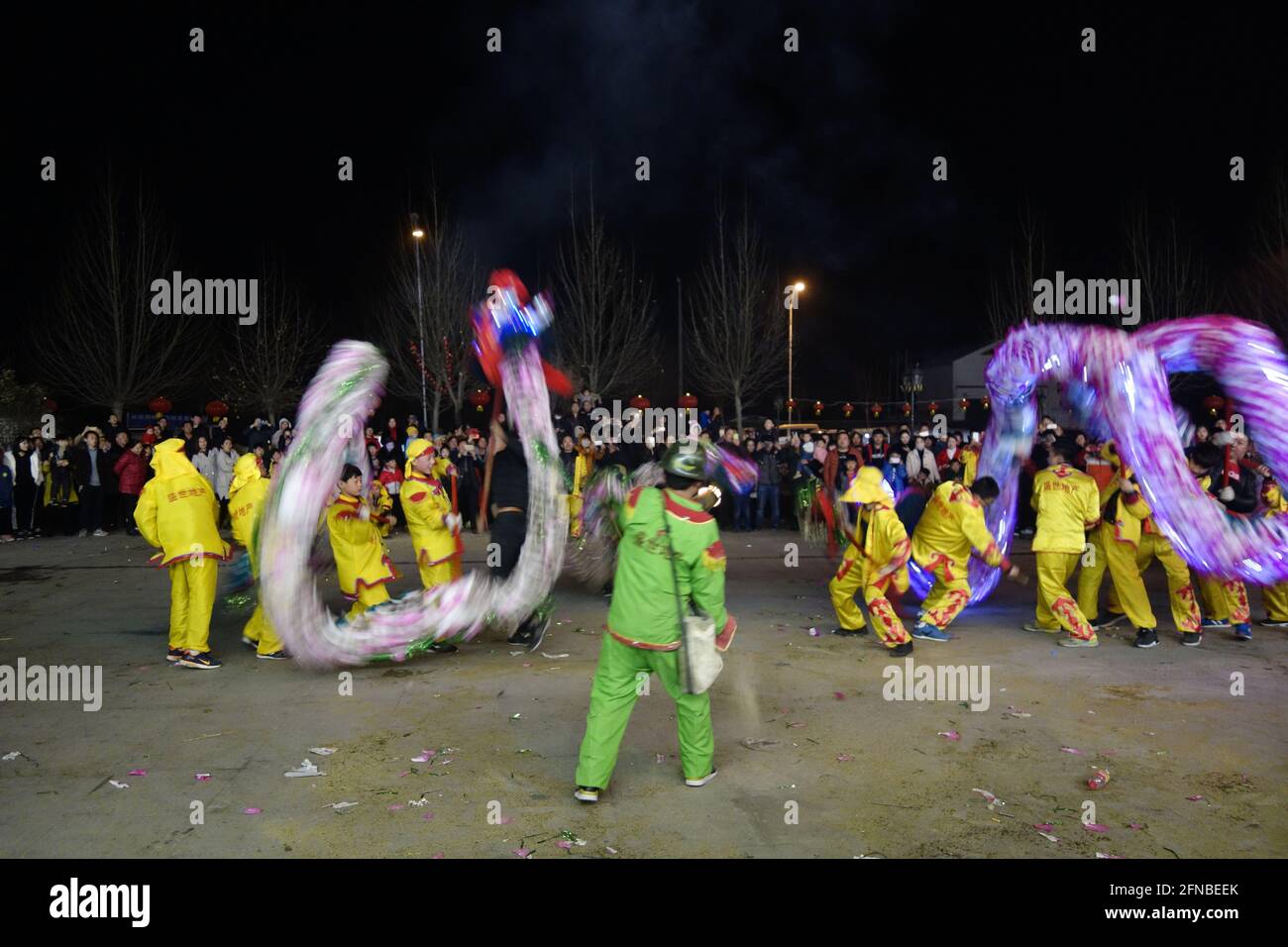 Dragon fire dance china hi-res stock photography and images - Alamy