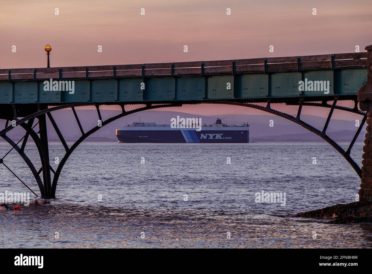 Vehicle arch hi-res stock photography and images - Alamy