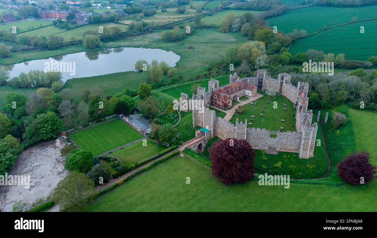 Mott and bailey castle hi-res stock photography and images - Alamy