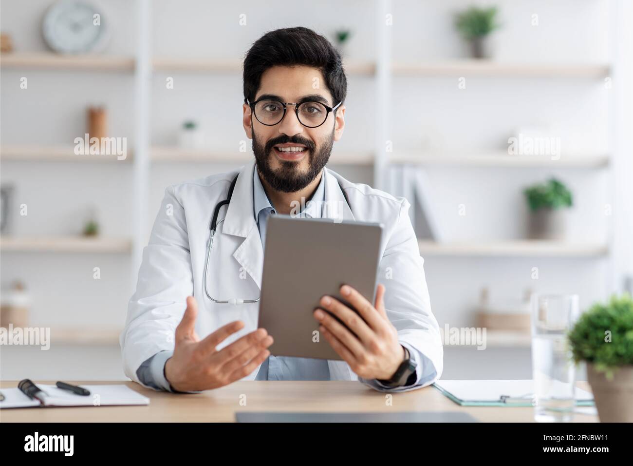 Private patient hi-res stock photography and images - Alamy