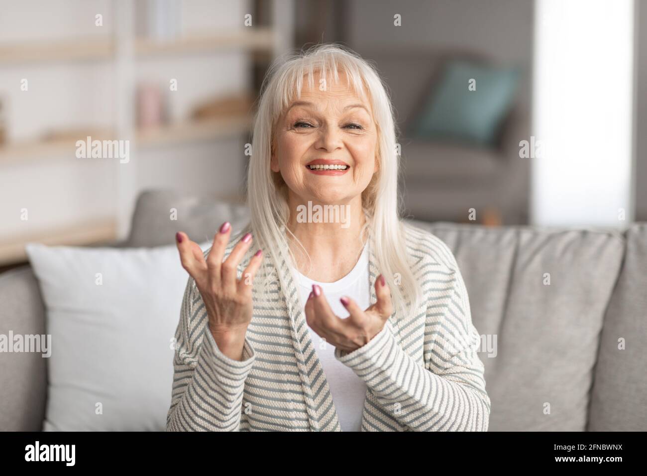 Woman mature mother talking hi-res stock photography and images - Alamy