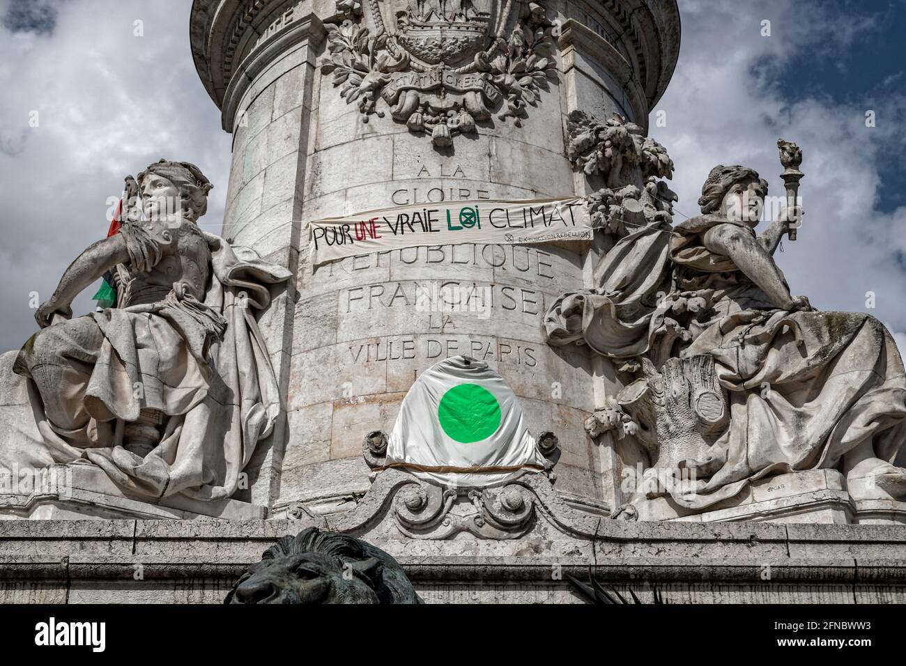 Loi climat hi-res stock photography and images - Alamy