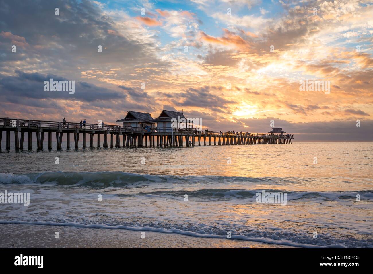 Evening over the Naples Pier and the Gulf of Mexico, Naples, Florida ...