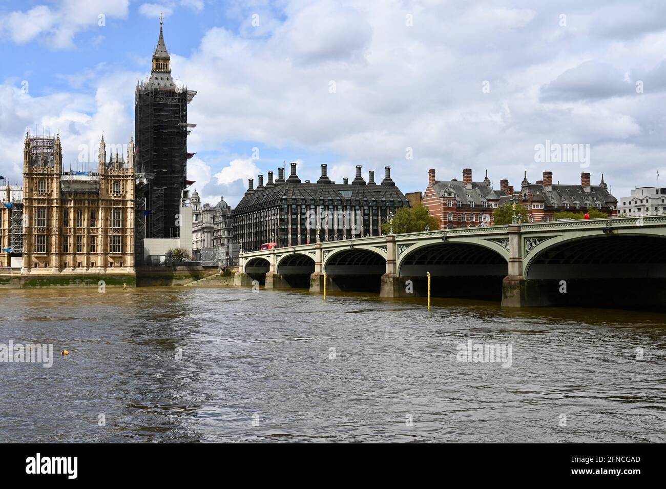 Big Ben, Portcullis House and Westminster Bridge, Westminster, London ...