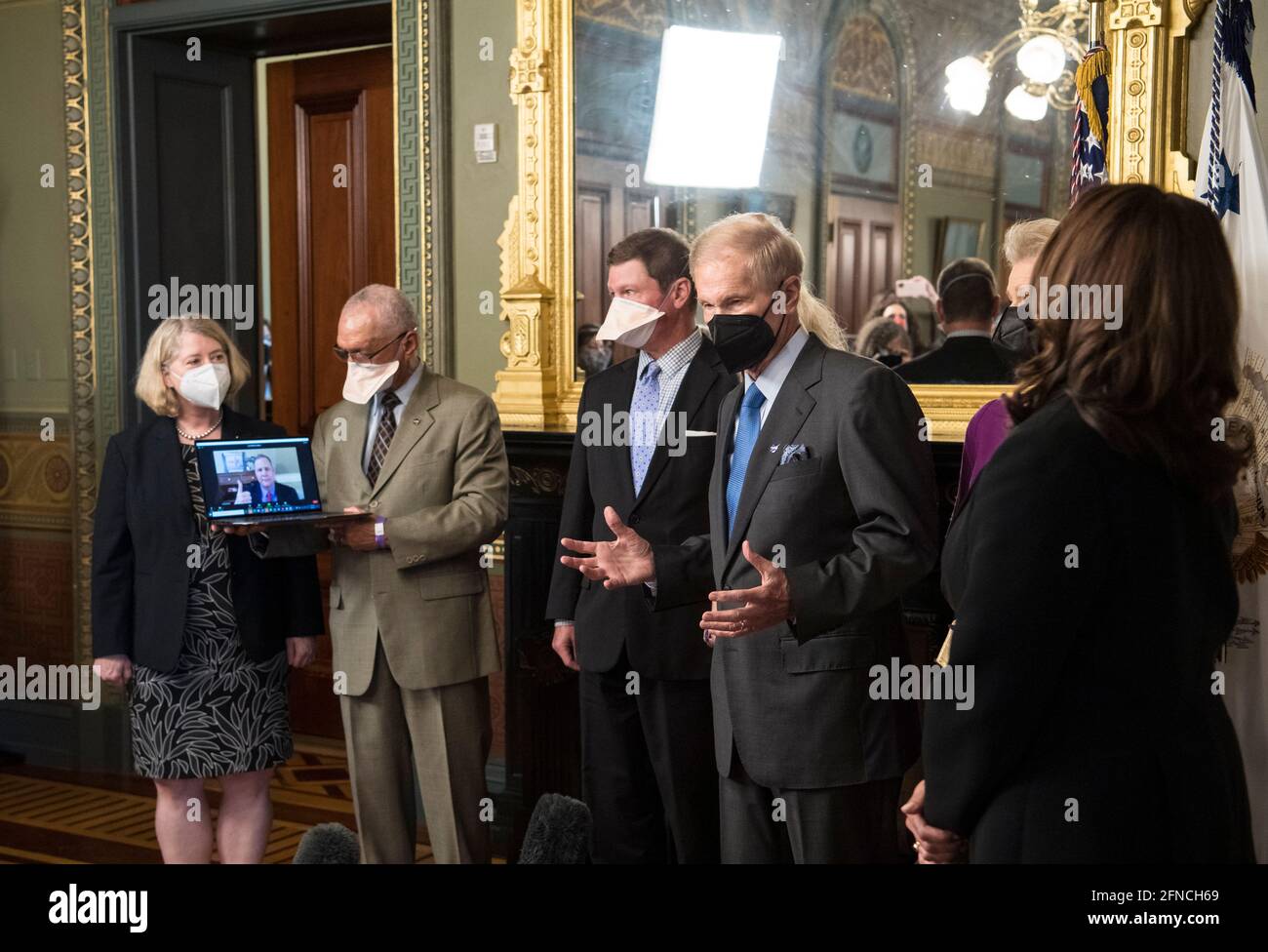 NASA Administrator Bill Nelson, center, speaks to previous NASA ...
