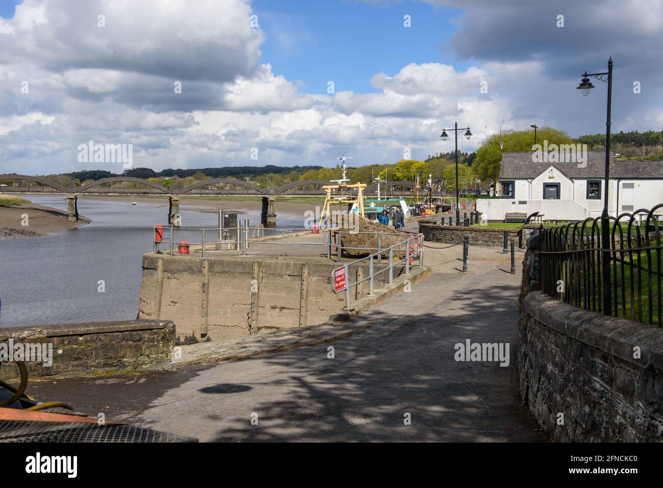 Kirkcudbright harbour bridge hi-res stock photography and images - Alamy