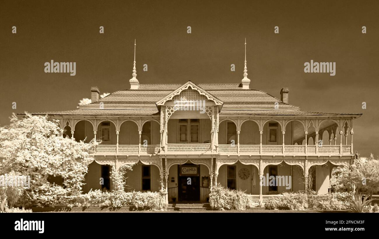 Entrance large victorian house hi-res stock photography and images - Alamy