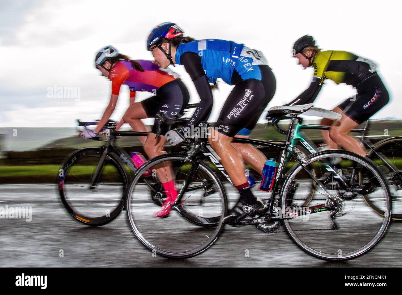 Female british cyclists hi-res stock photography and images - Alamy