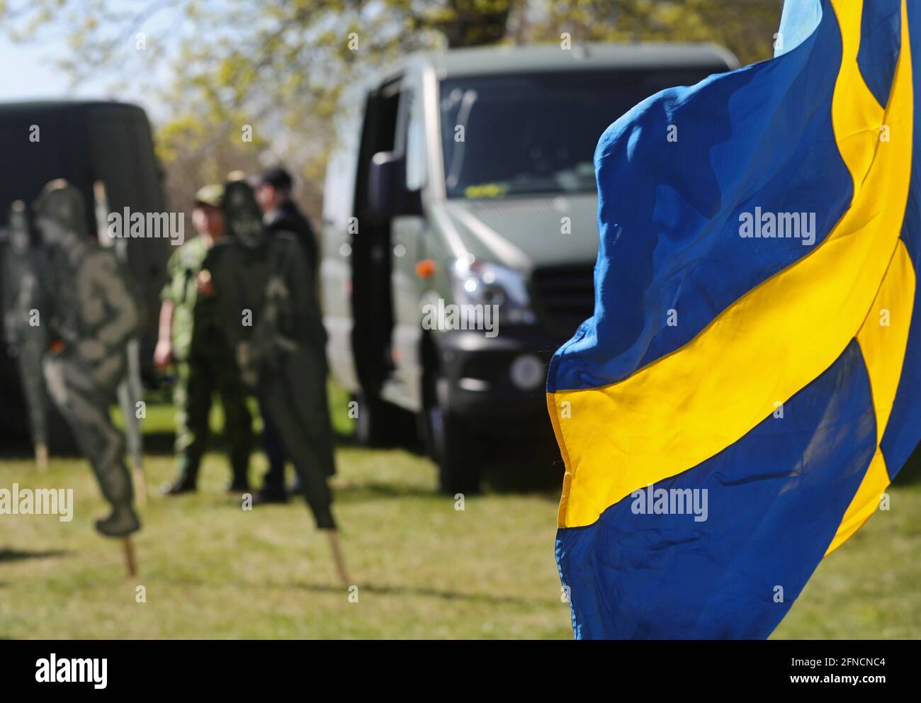 Soldiers in the Swedish armed forces, at Malmen airbase during a ...