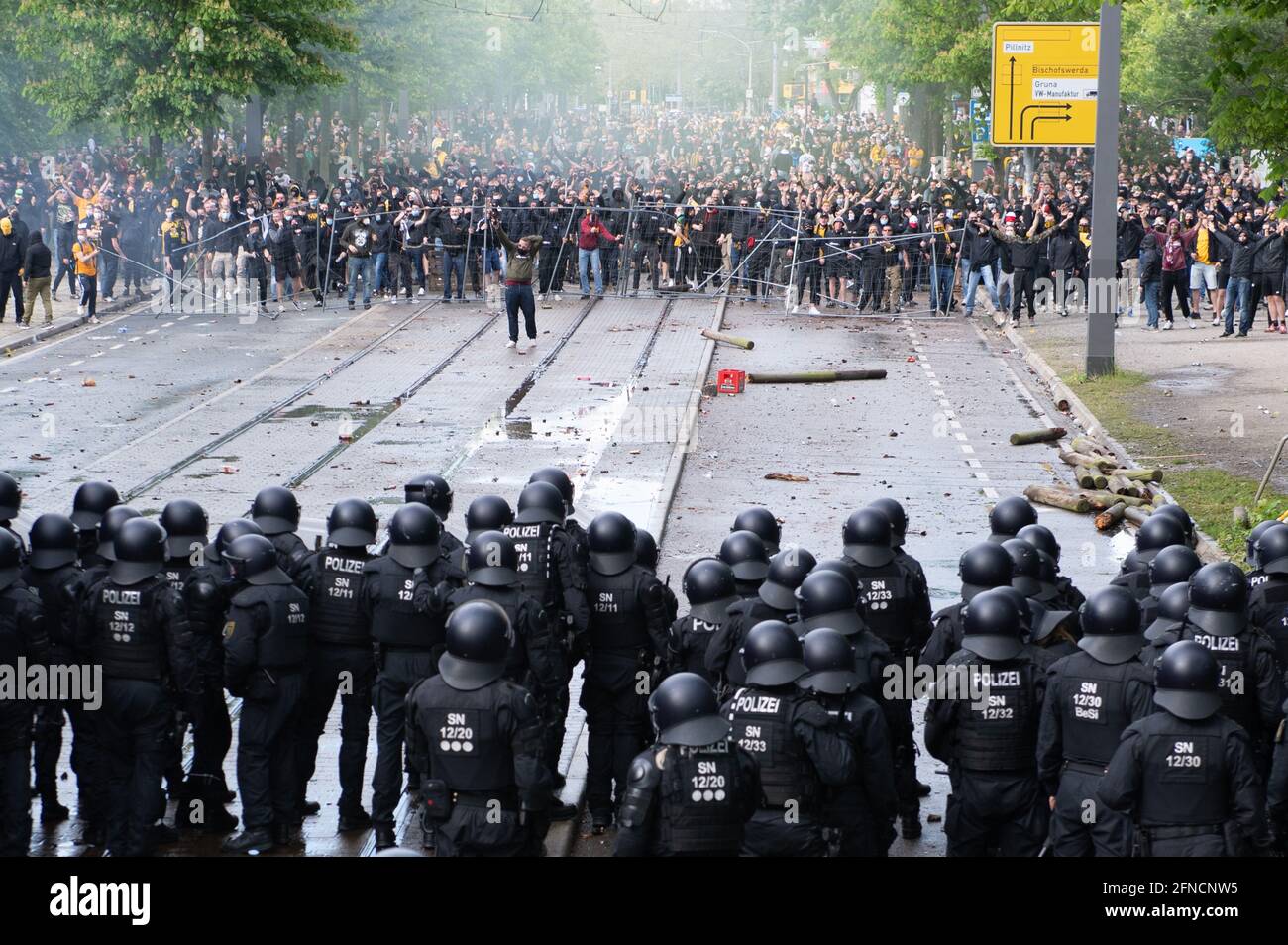 Dresden, Germany. 16th May, 2021. Football: 3. league, SG Dynamo ...