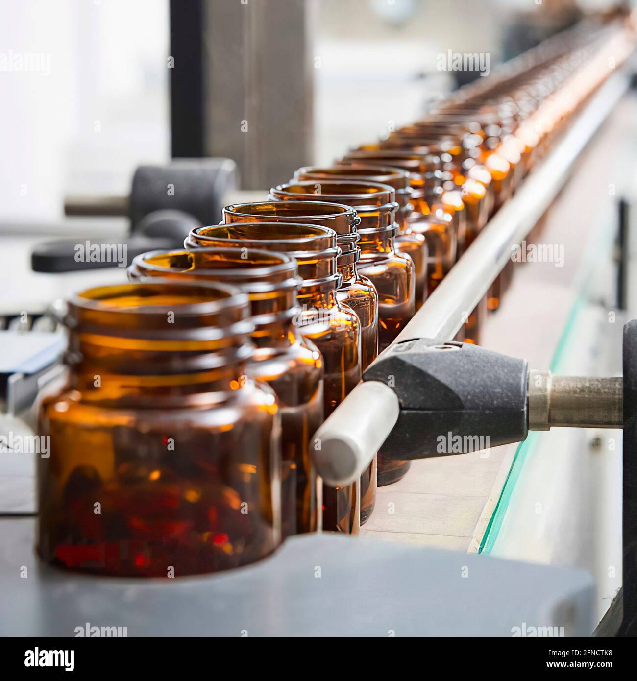 Pill roller machine hi-res stock photography and images - Alamy