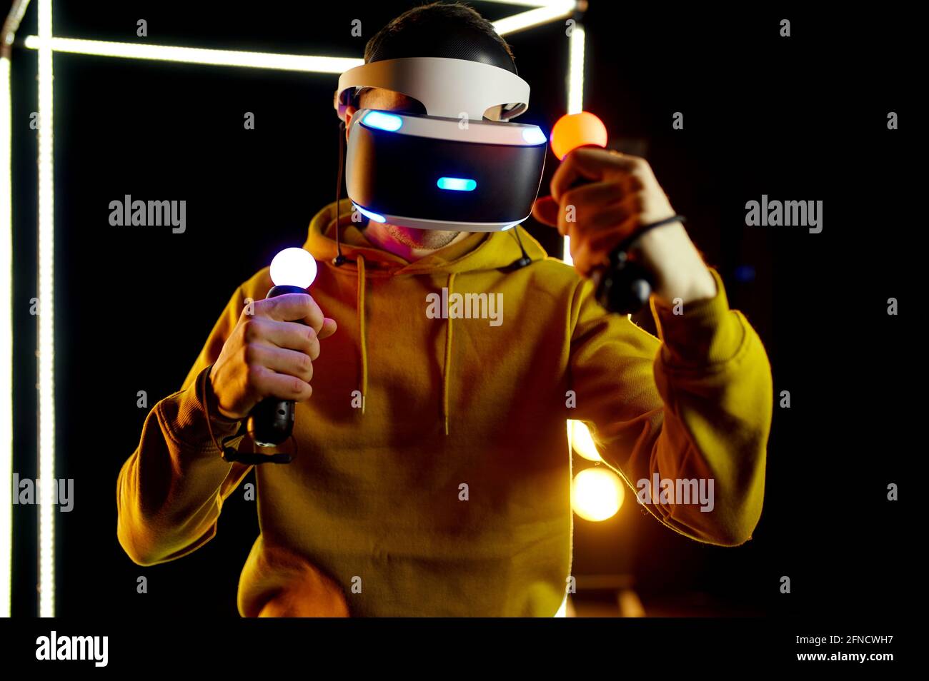 Player in virtual reality headset hi-res stock photography and images ...