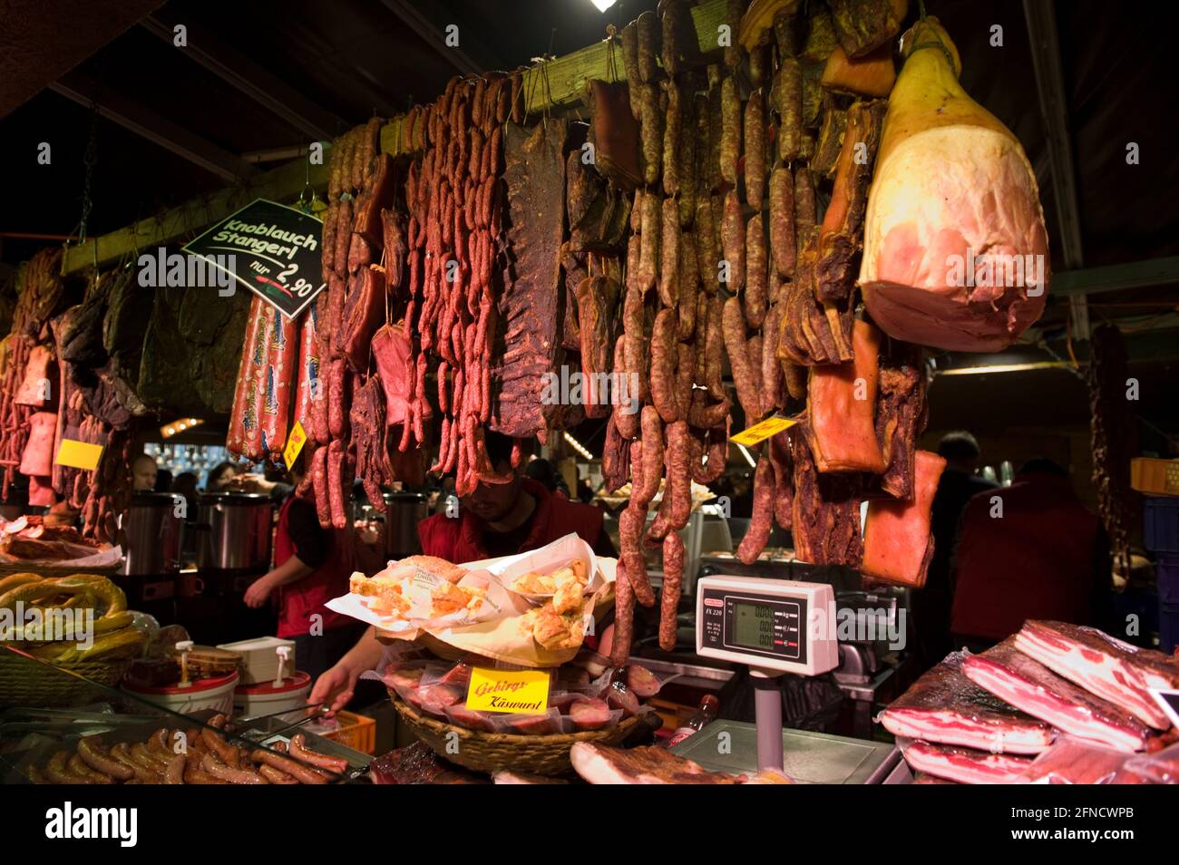Customers christmas market stall hi-res stock photography and images ...