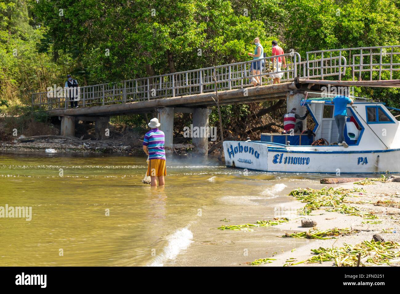 Cuban fishing village hi-res stock photography and images - Alamy