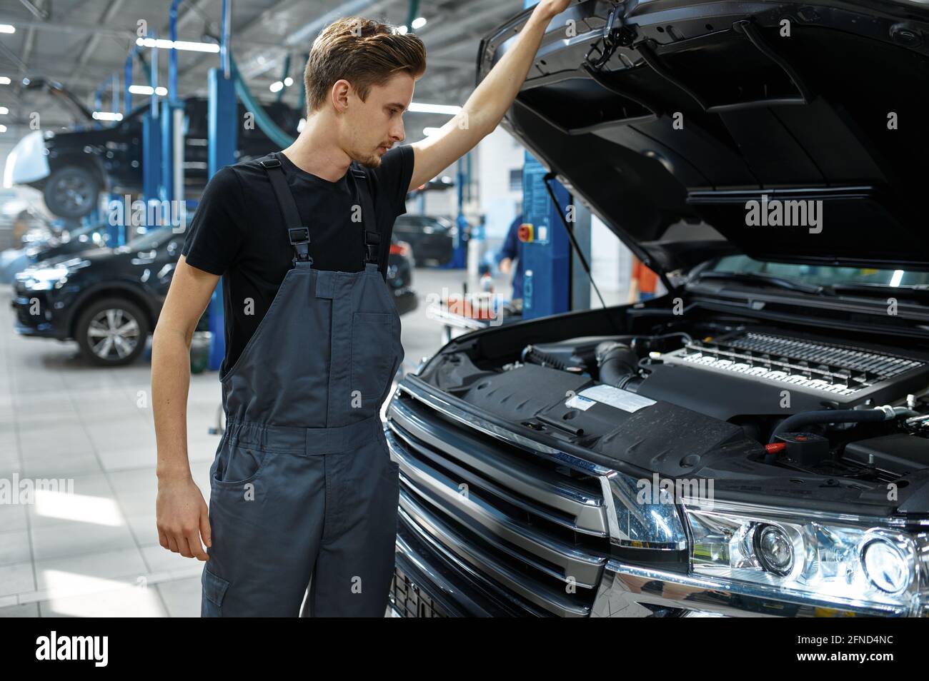 Bottom of car hi-res stock photography and images - Alamy