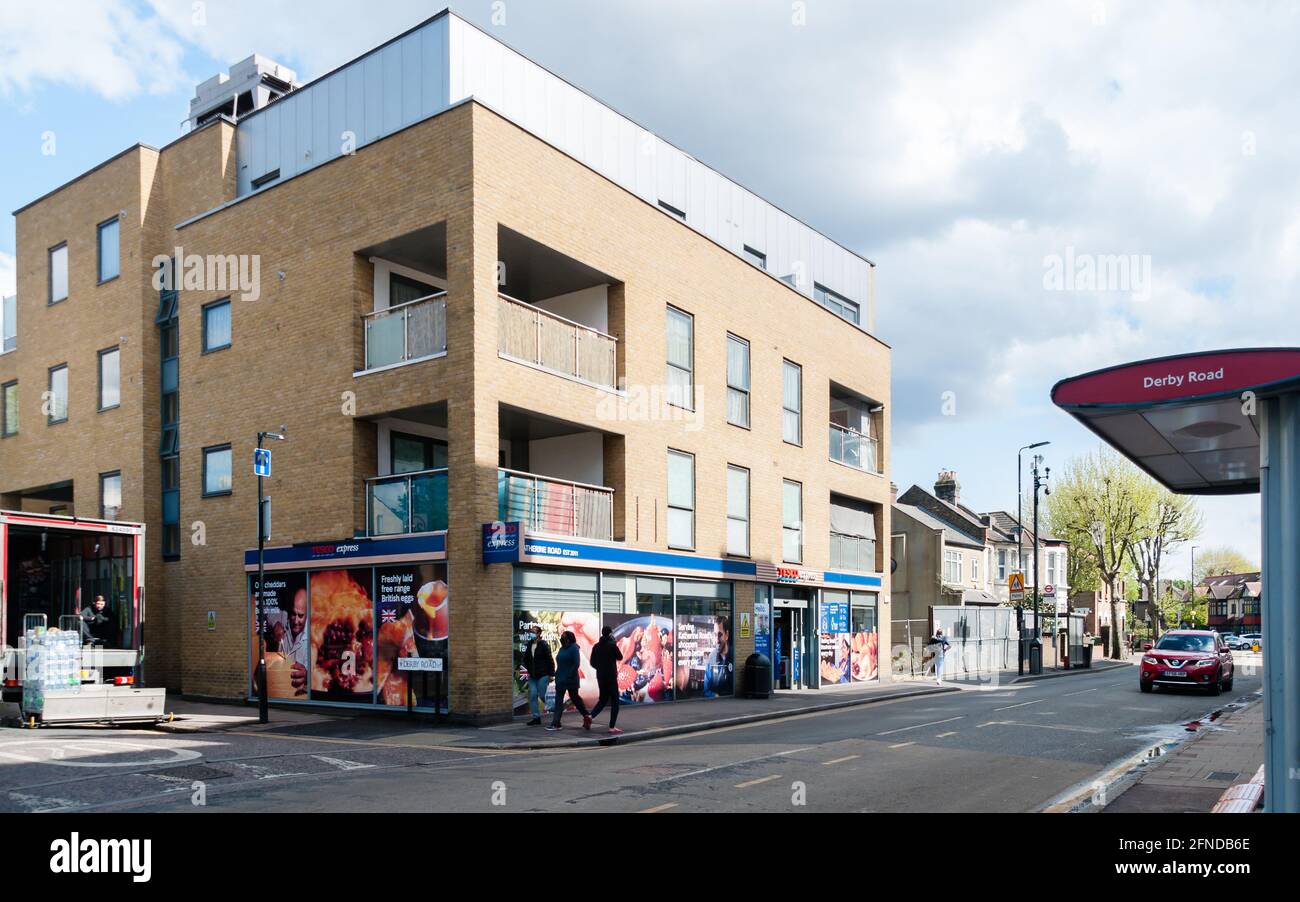 London, United Kingdom, 8 May, 2021: A Tesco Metro store Street scene ...