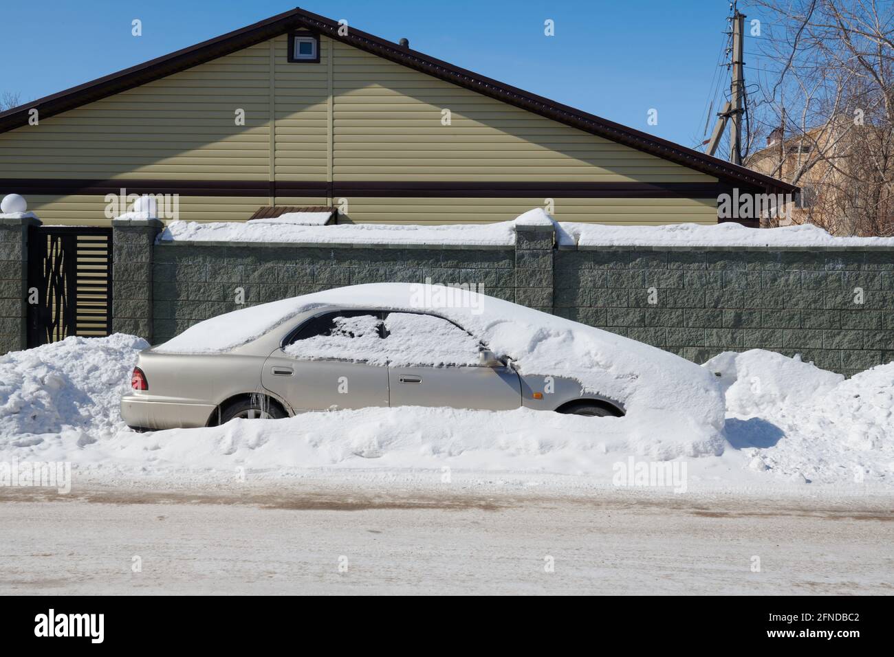 Snowdrift car park in hi-res stock photography and images - Alamy