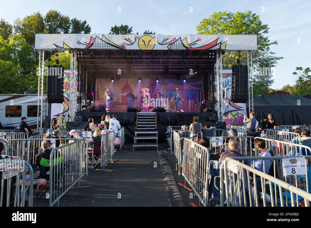 Men in drag hi-res stock photography and images - Alamy