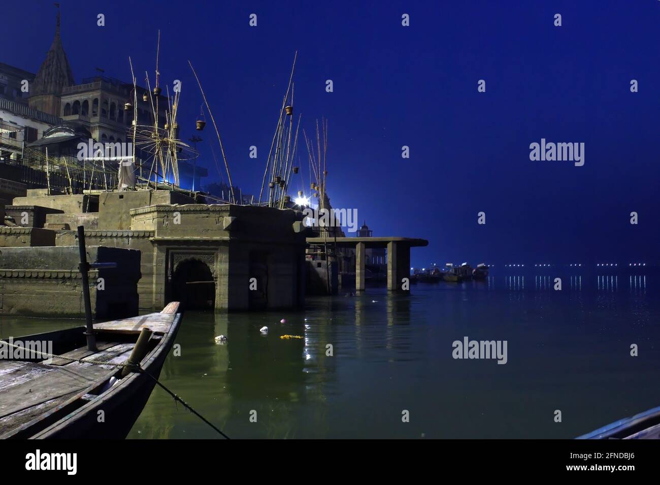 Varanasi ghat wide hi-res stock photography and images - Alamy