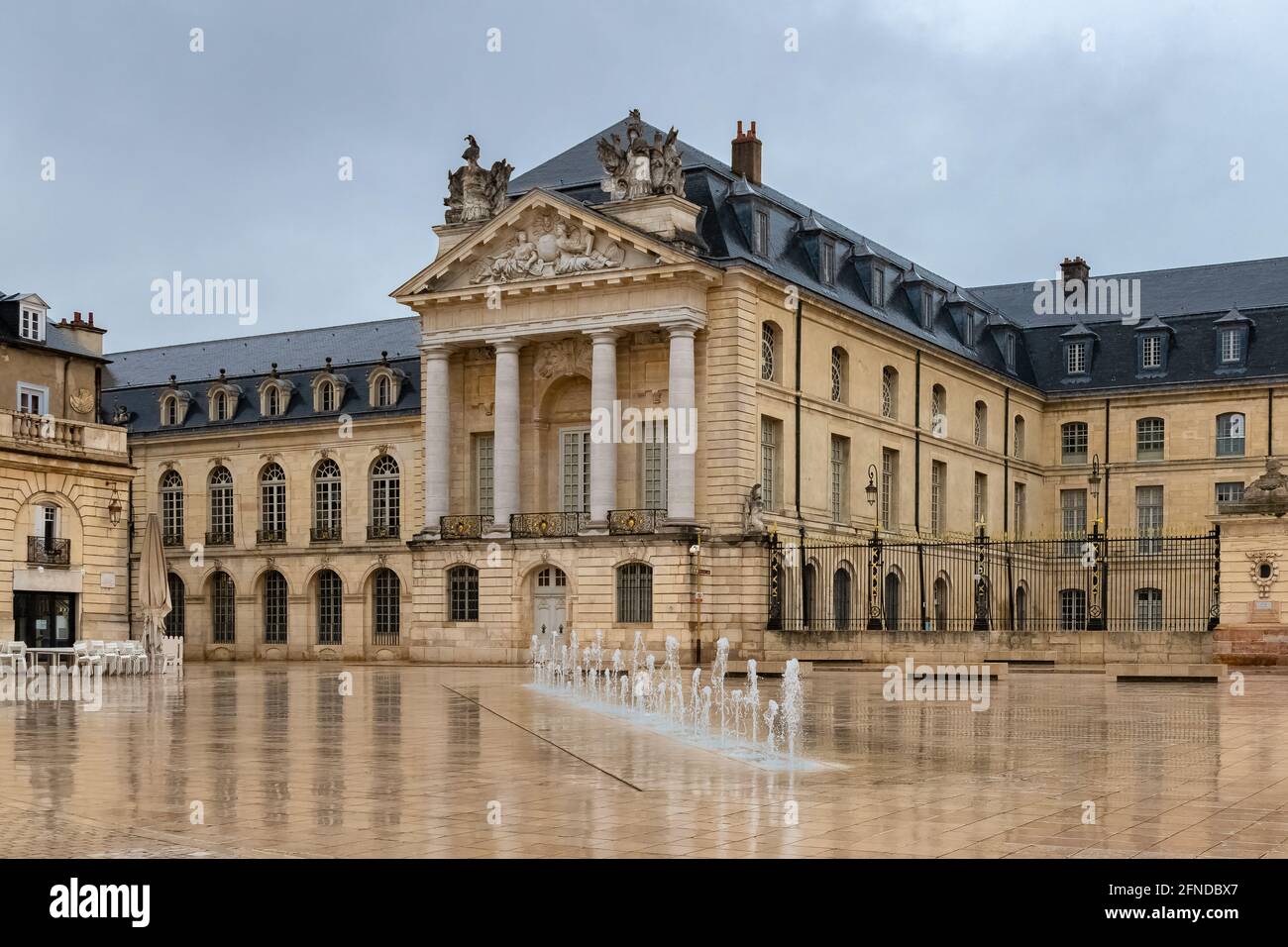 Dijon burgundy ducal palace hi-res stock photography and images - Alamy