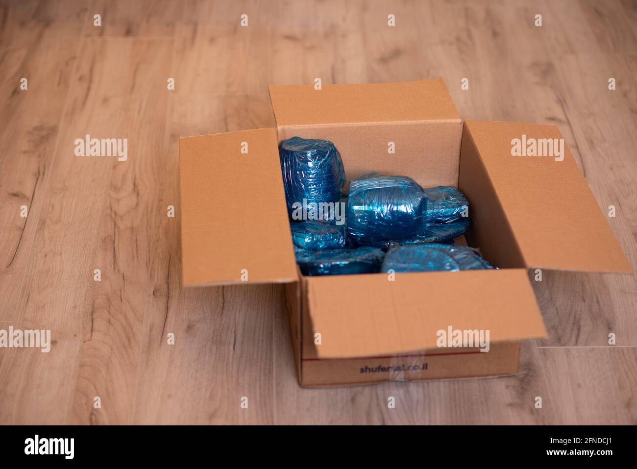 Shipping container home interior hi-res stock photography and images ...