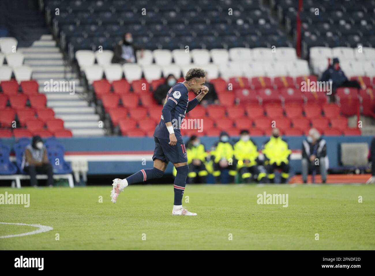 Neymar jr psg hi-res stock photography and images - Alamy