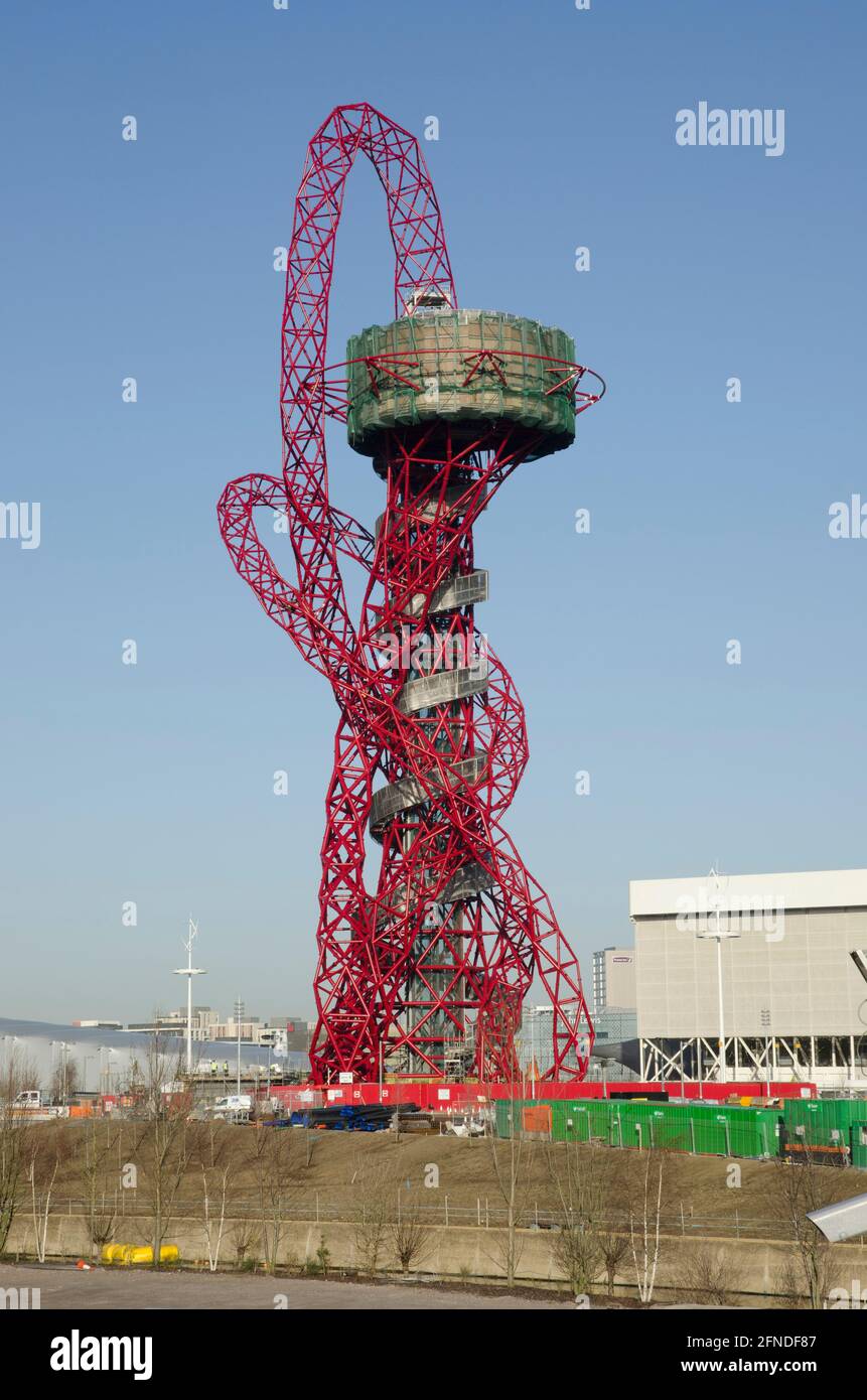 Orbit tower london hi-res stock photography and images - Alamy