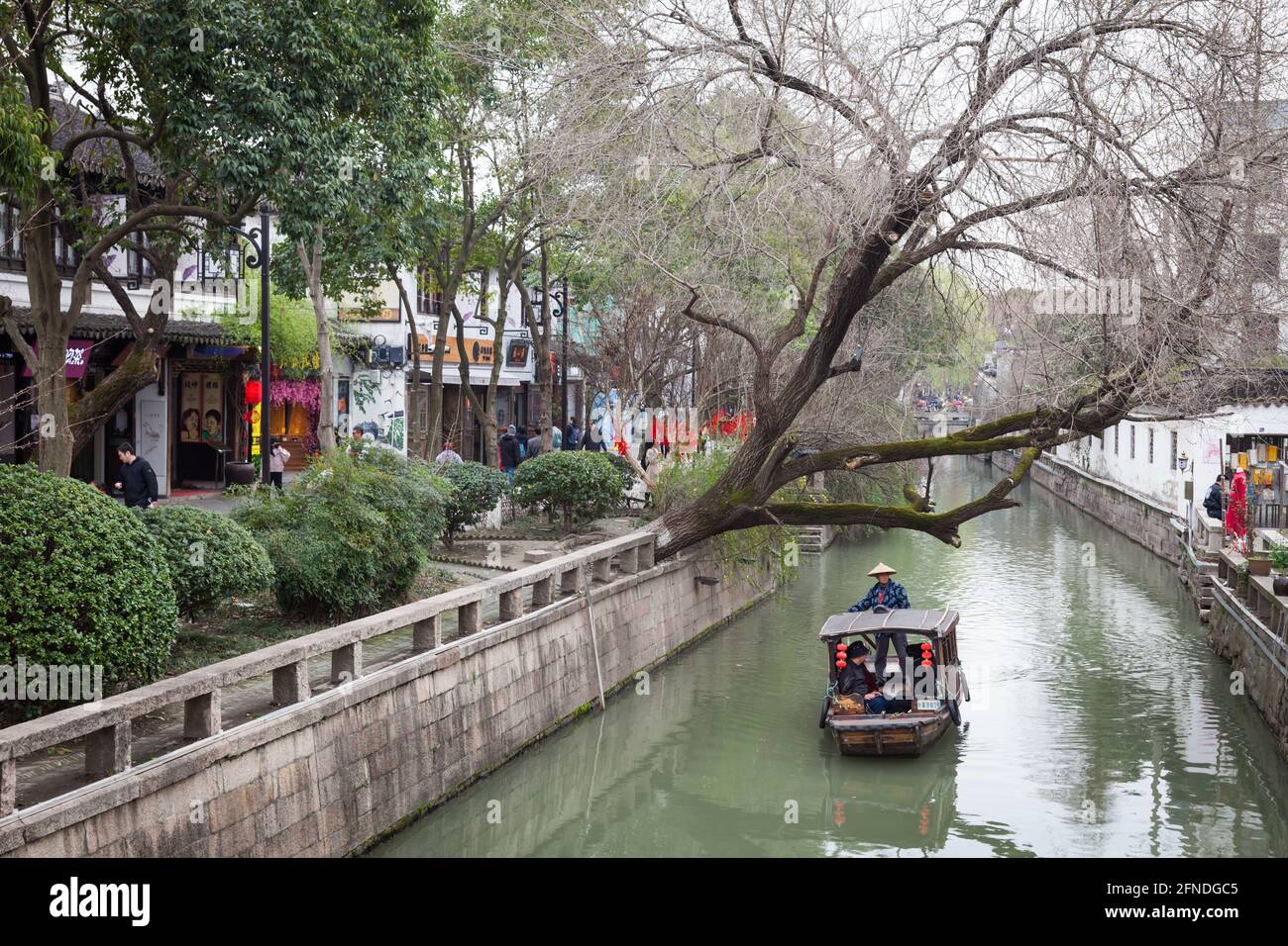Boat tour of the canals in Suzhou, the 'Venice of the East' Stock Photo ...