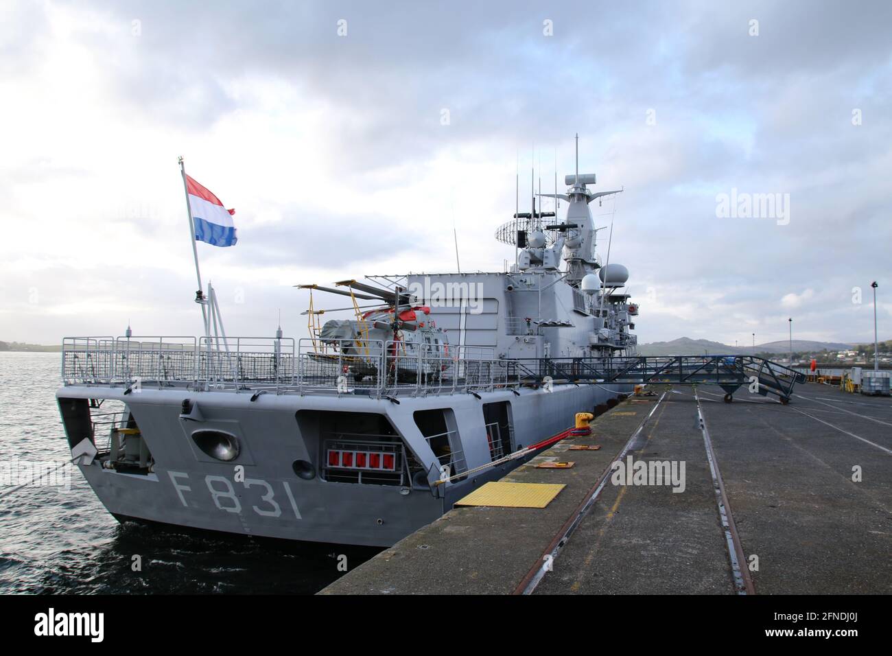 Royal naval frigates hi-res stock photography and images - Alamy