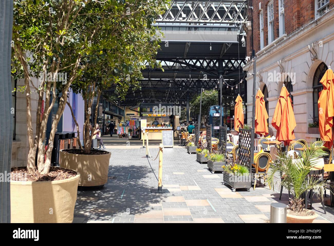 Old spitalfields markets hi-res stock photography and images - Alamy