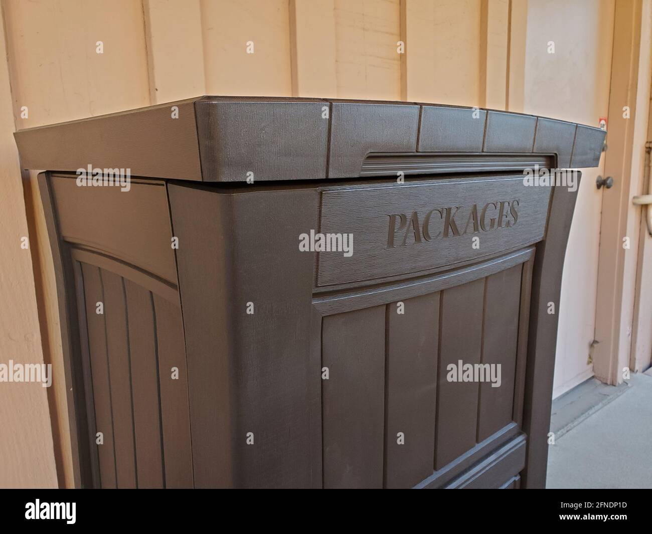 Image for package hi-res stock photography and images - Alamy