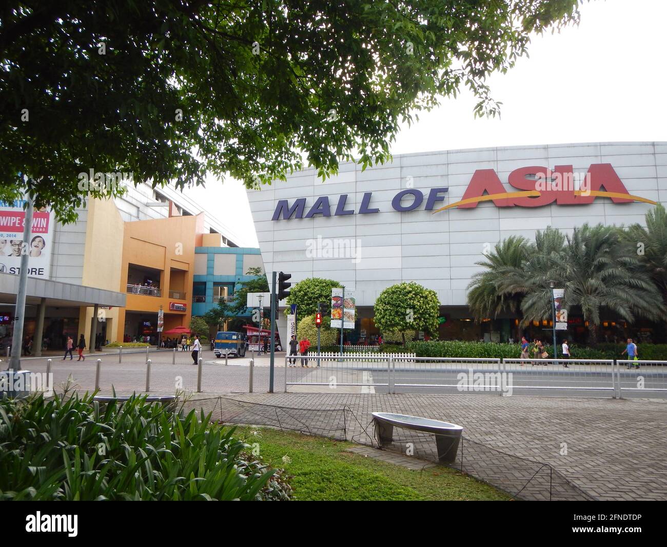 Manila mall of asia hi-res stock photography and images - Alamy