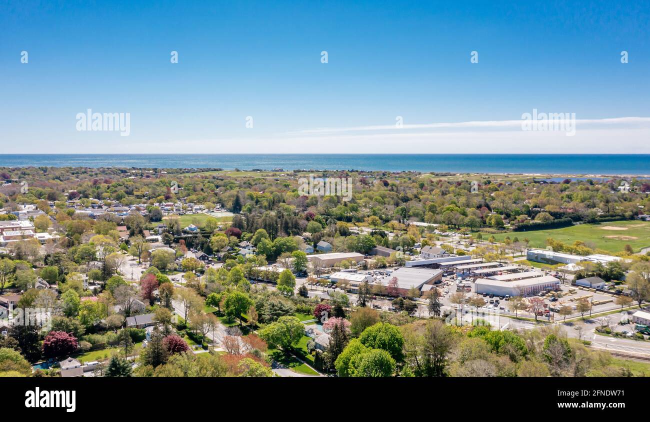 East hampton village hi-res stock photography and images - Alamy
