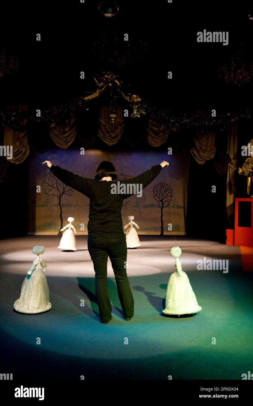 Bob baker theater hi-res stock photography and images - Alamy