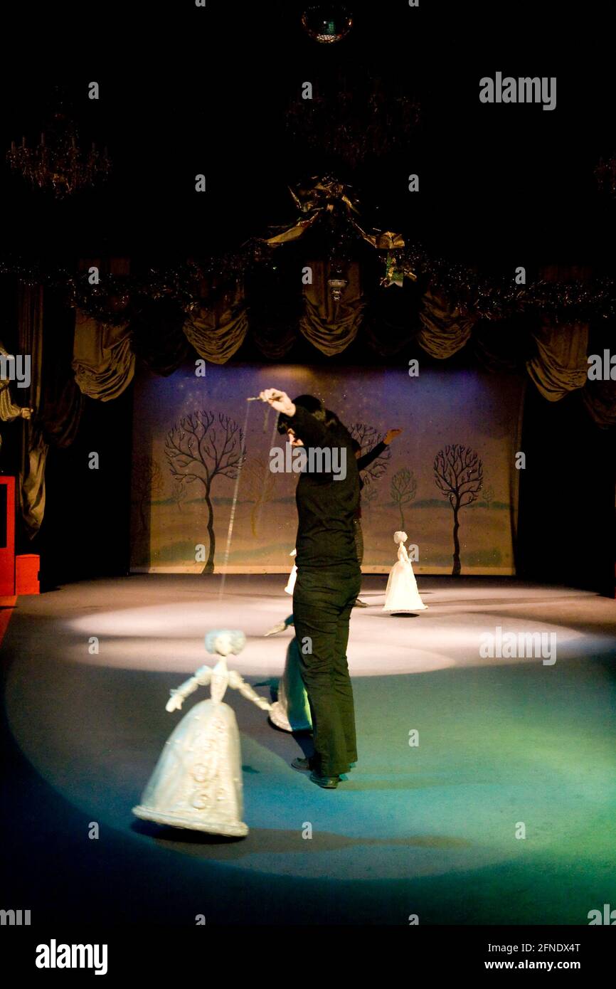 Bob baker theater hi-res stock photography and images - Alamy