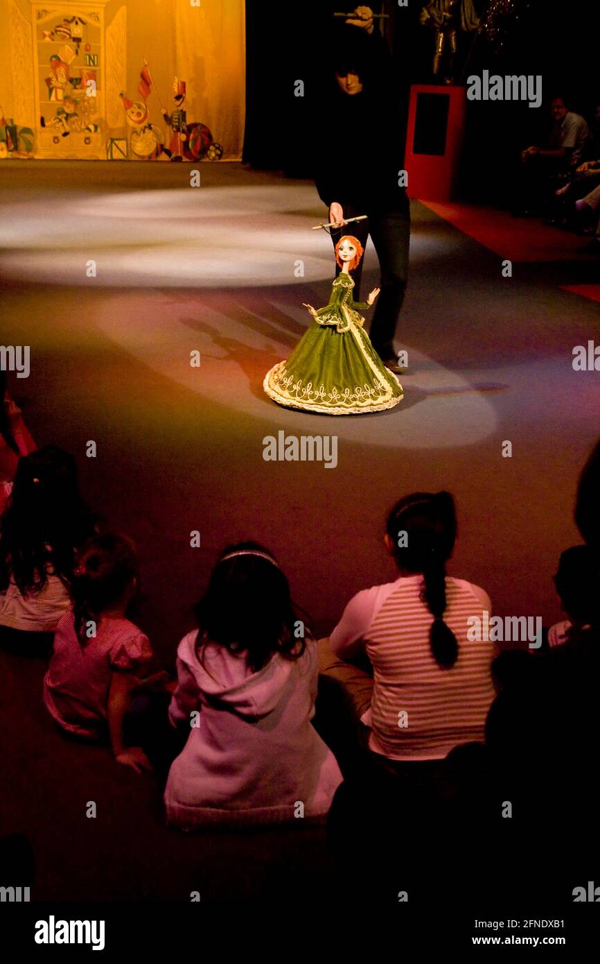 Bob baker theater hi-res stock photography and images - Alamy