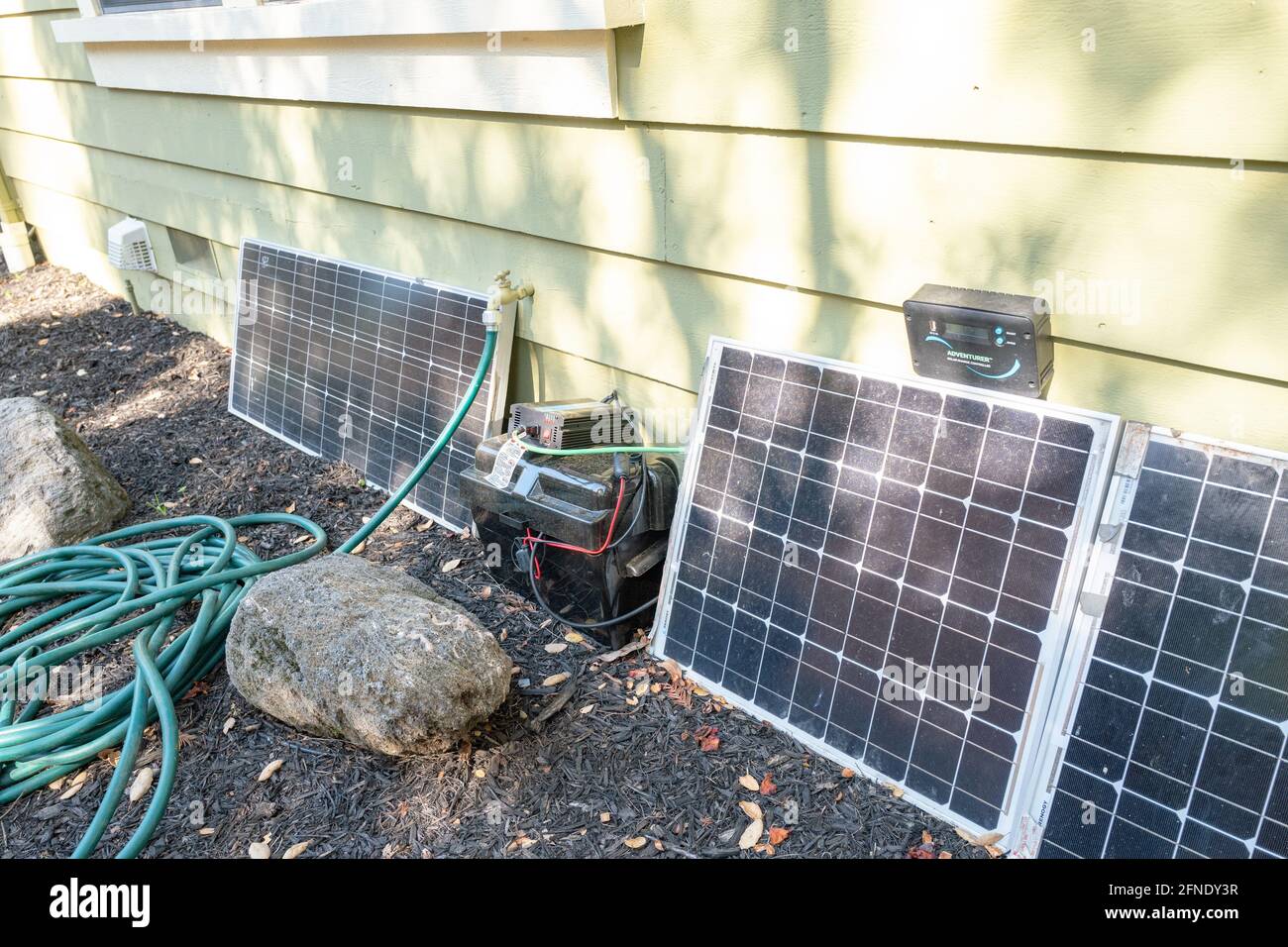 Off grid power system hi-res stock photography and images - Alamy