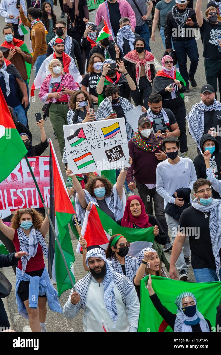 Dearborn, Michigan, USA. 16th May, 2021. Thousands in this heavily Arab ...