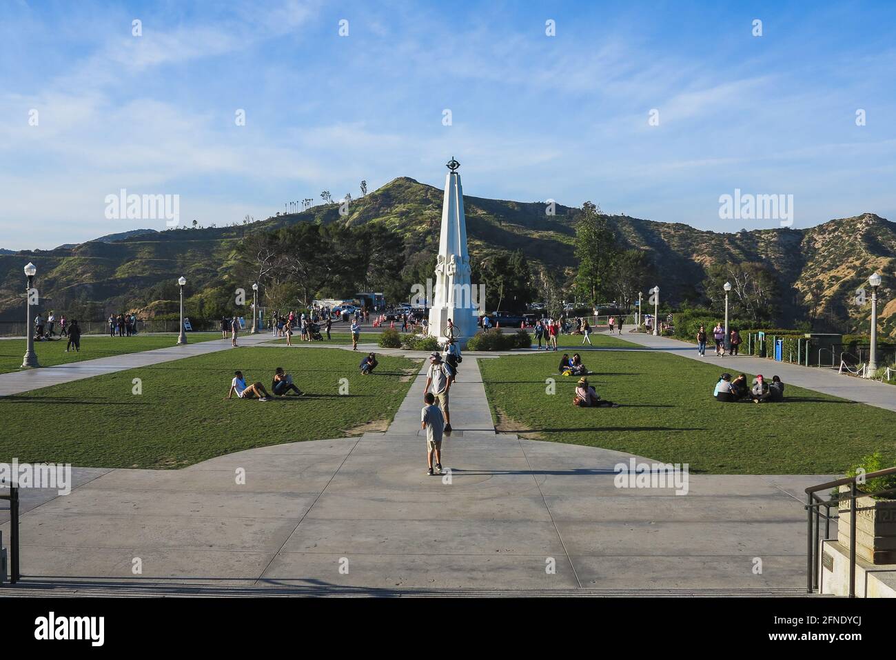 Statue griffith observatory hi-res stock photography and images - Alamy