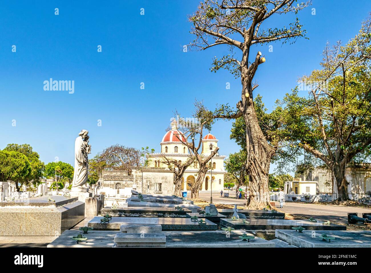 Colon Cemetery in Havana, Cuba Stock Photo - Alamy