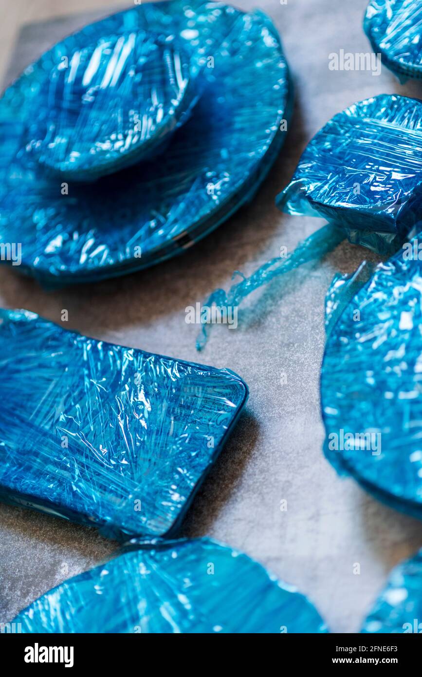 Cling film hi-res stock photography and images - Alamy