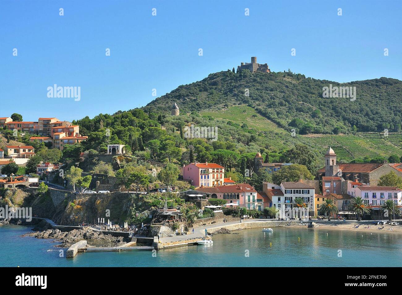 Collioure beach hi-res stock photography and images - Alamy