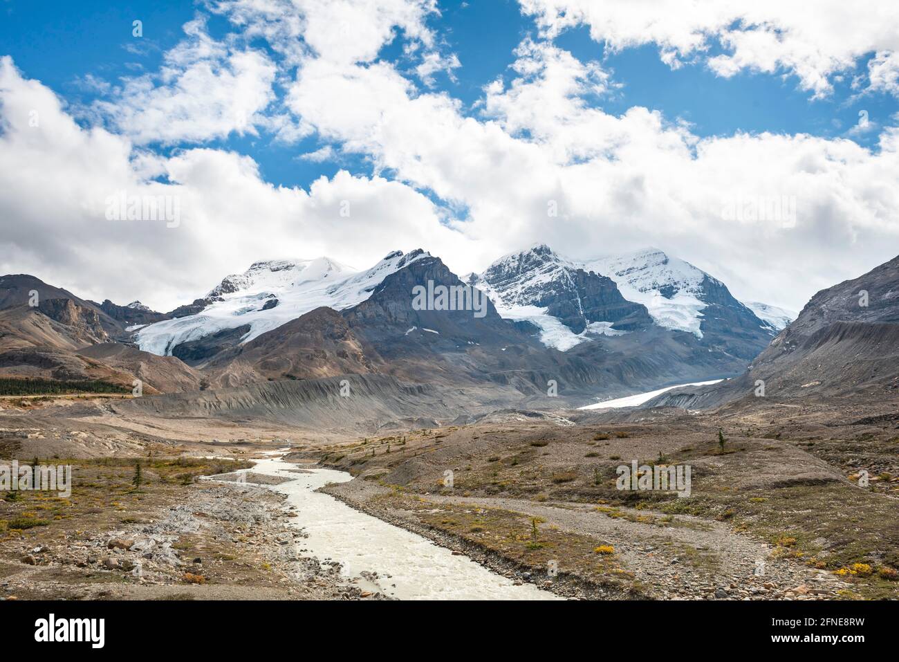 View of glacier and mountains Boundary Peak, Mount Athabasca and Mount ...