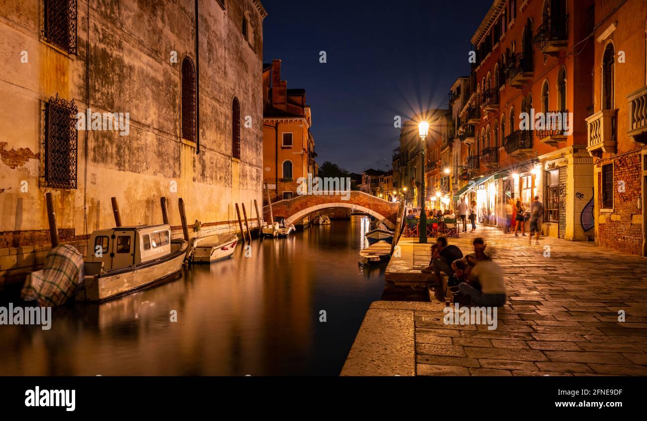 City with illuminated evening buildings hi-res stock photography and ...