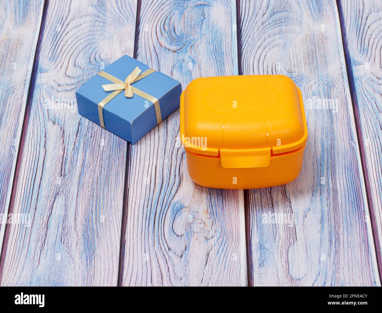 Lunch box top view hi-res stock photography and images - Alamy