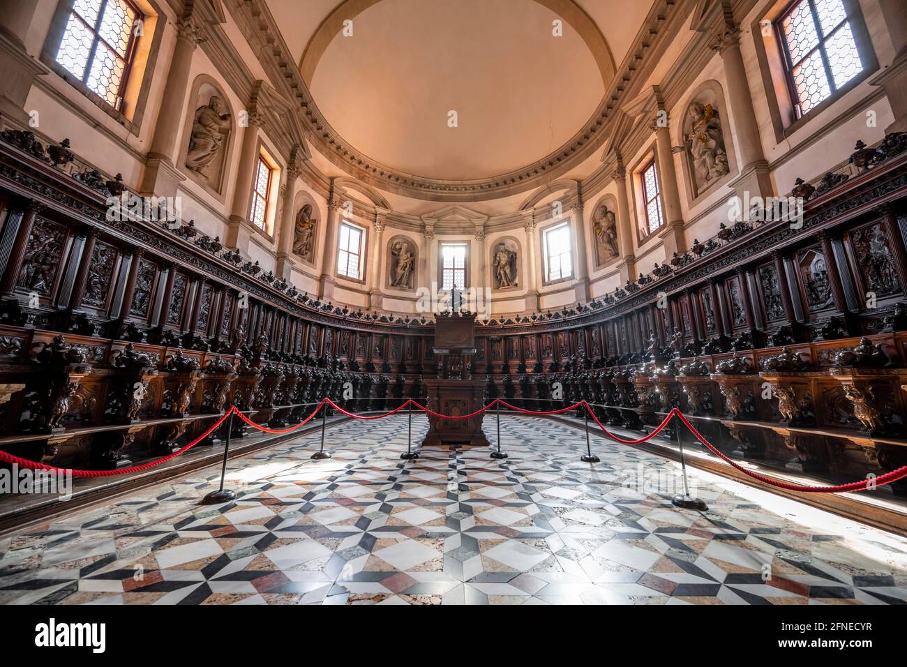 Choir seat hi-res stock photography and images - Alamy