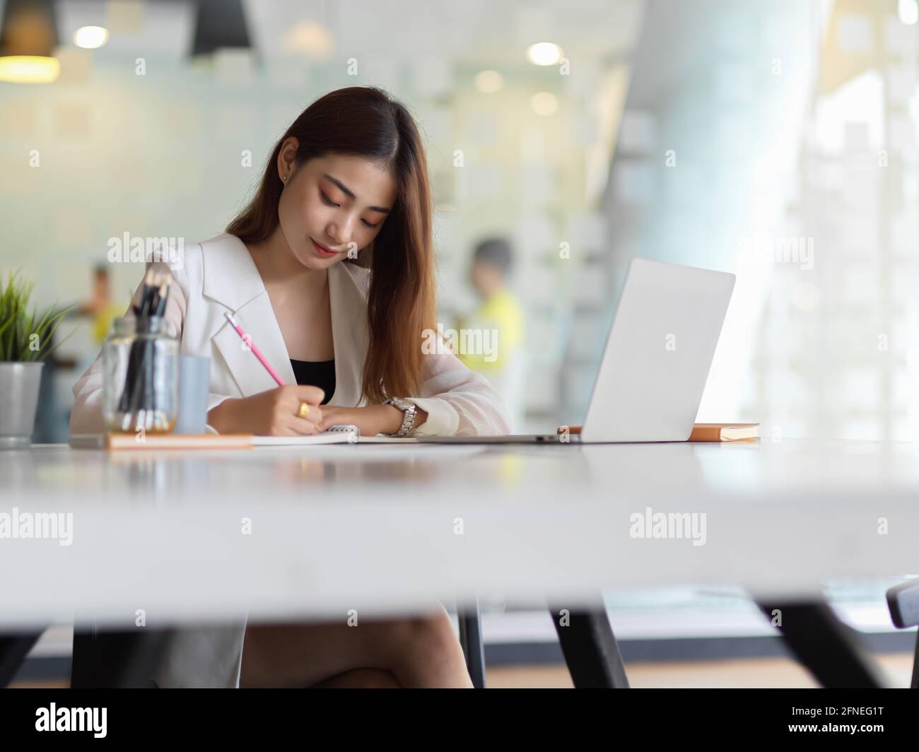 Worker concentrating hi-res stock photography and images - Alamy